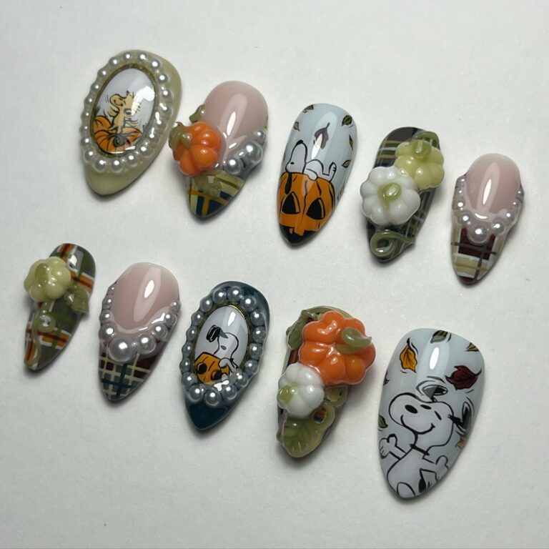 Snoopy Fall Nails: The Ultimate Guide To Festive Peanuts-Inspired Nail ...