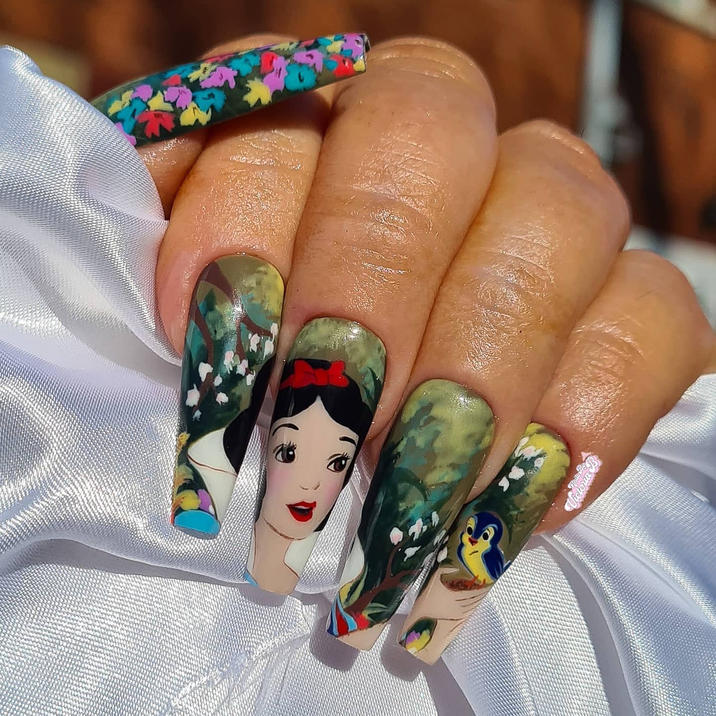 Snow White Nails: Enchanting Designs To Celebrate The Fairest Of Them ...
