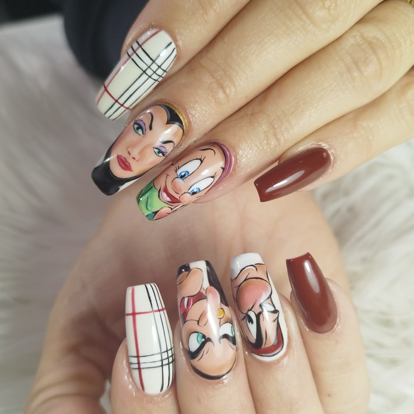 Snow White Nails: Enchanting Designs To Celebrate The Fairest Of Them ...